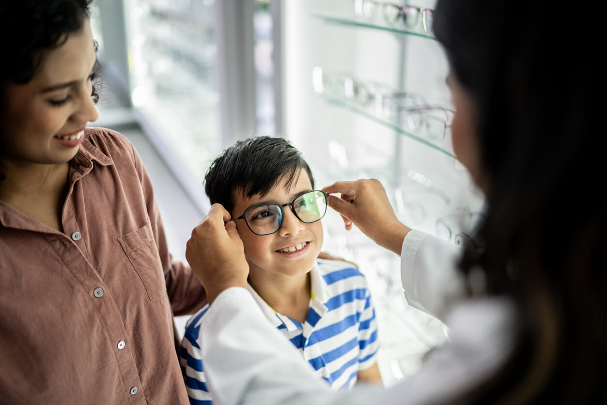 Welcoming Clearer Vision: How Eye Care Professionals Can Connect with New Residents - Welcome Wagon